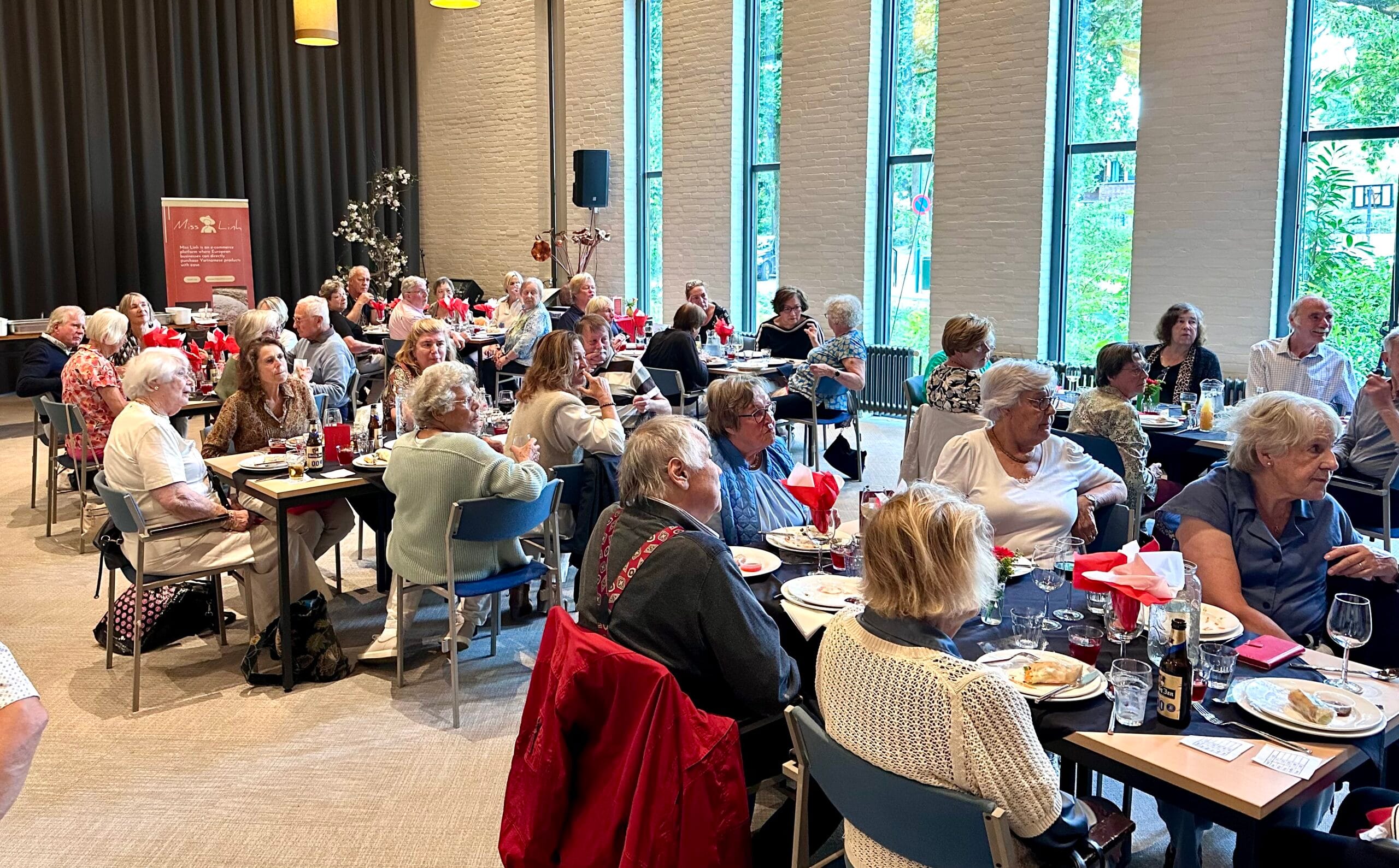 Record aantal deelnemers Vietnamese maaltijd - Dorpscentrum Oegstgeest